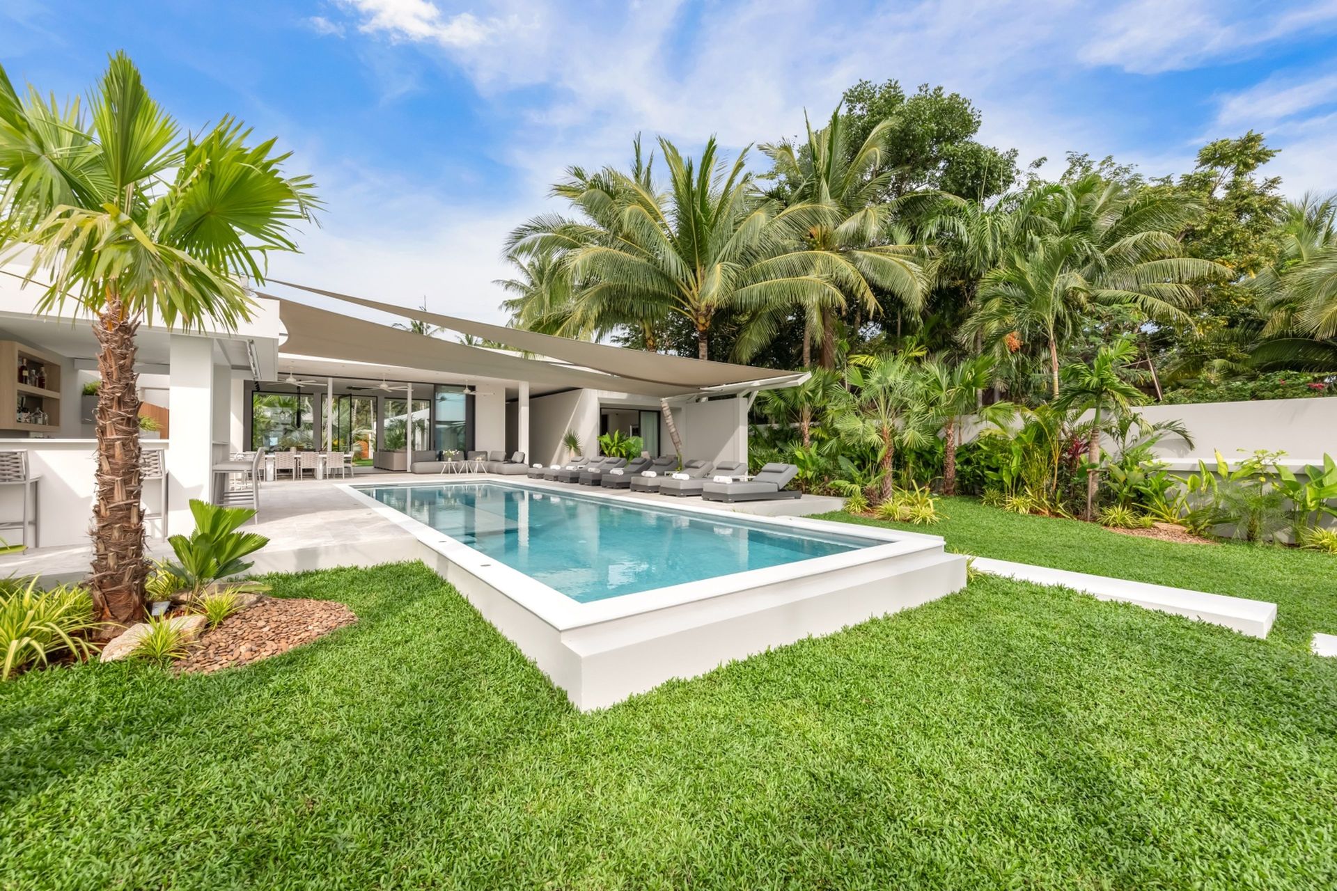 Premium 5-Bedroom Beach Villa For Rent with Pool in Thong Krut Bay, Koh ...