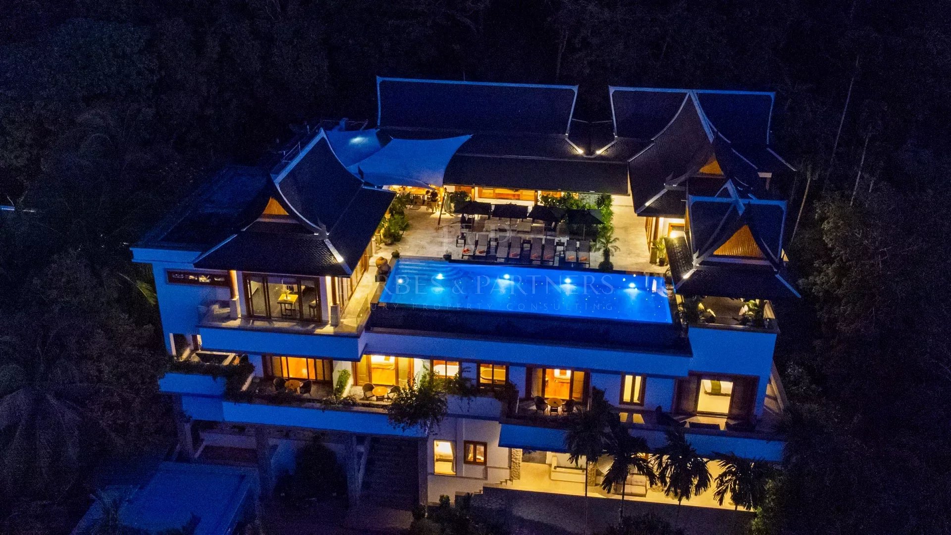 OUTSTANDING 10-BEDROOM POOL VILLA - Forbes & Partners